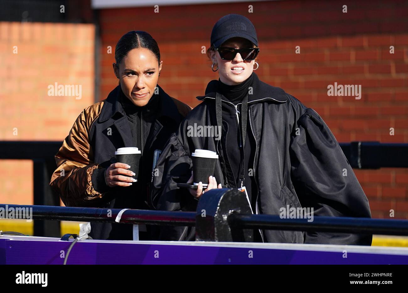 Alex Scott and Jess Glynne (right) during the Adobe WFA Cup fifth round ...
