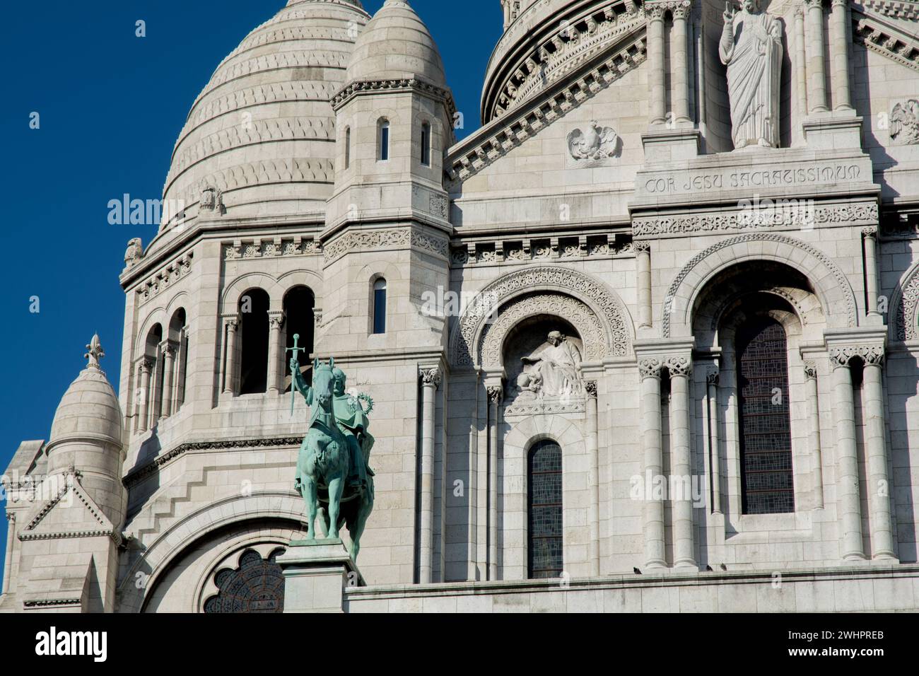 Details of the architecture of Sacre Coeur de Paris Stock Photo - Alamy