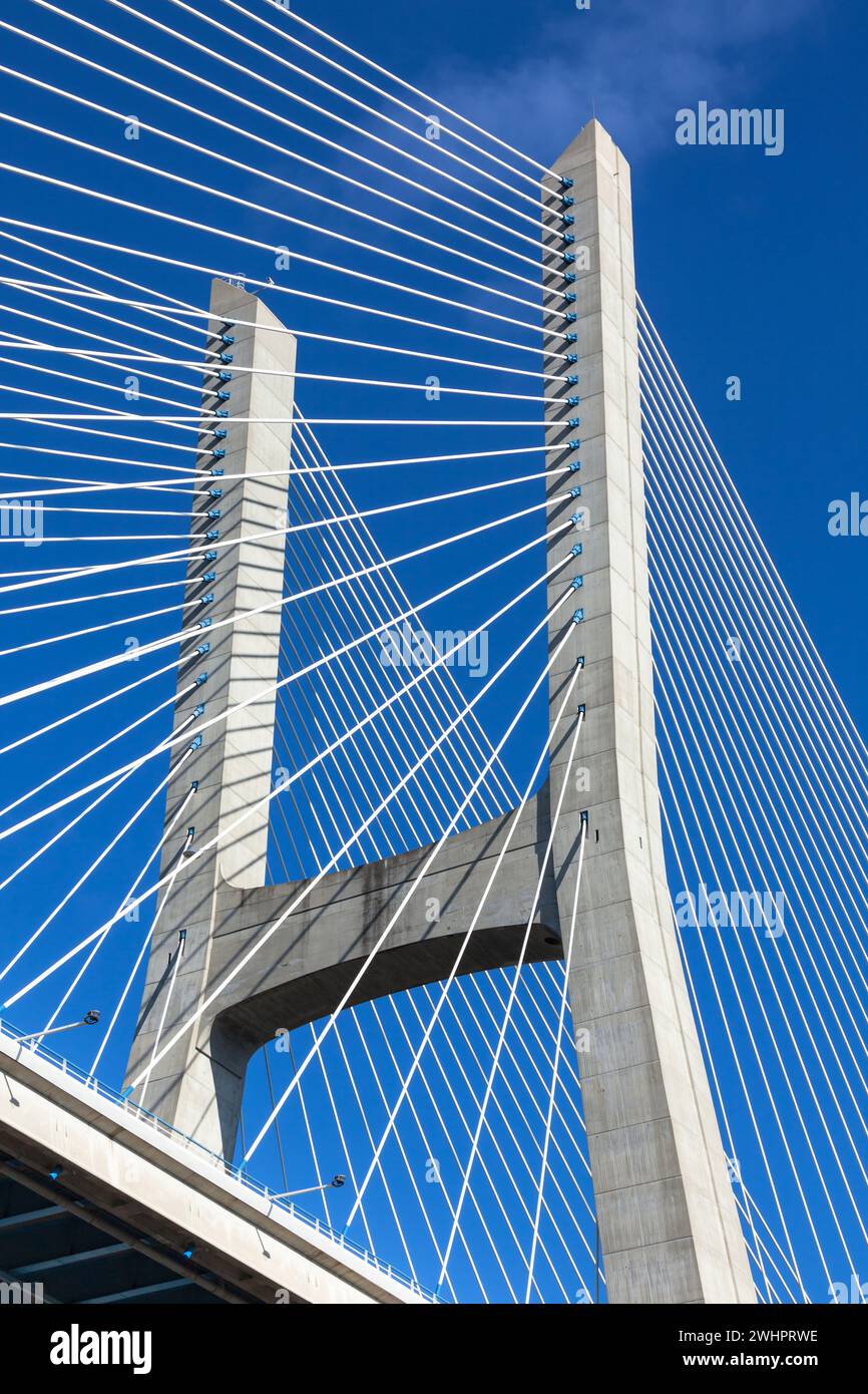 Concrete section bridge hi-res stock photography and images - Alamy