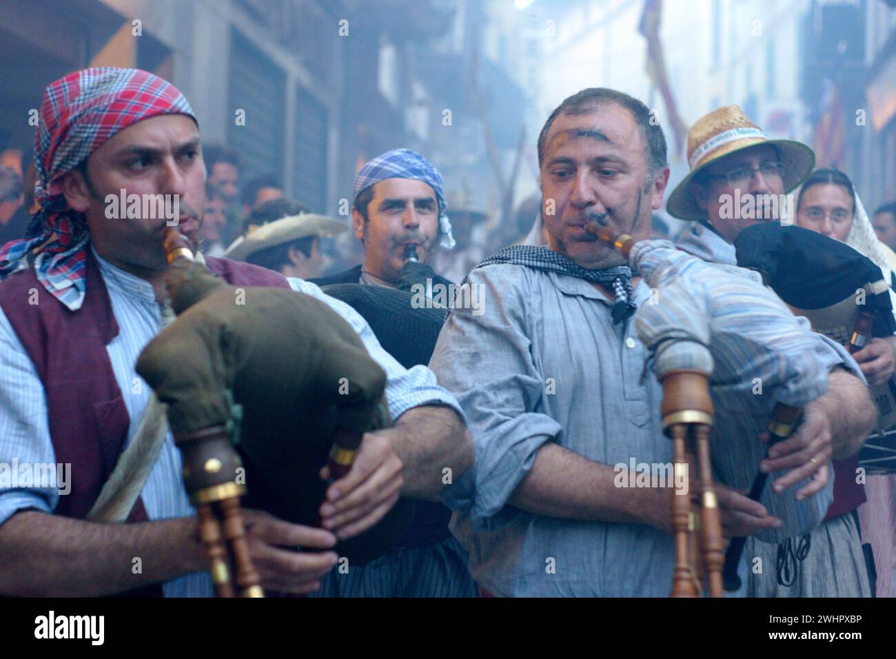 Moros hi-res stock photography and images - Alamy