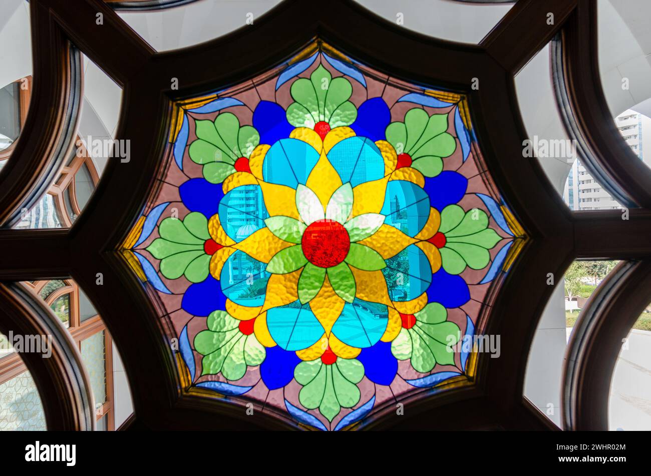 Colored glass windows hi-res stock photography and images - Alamy