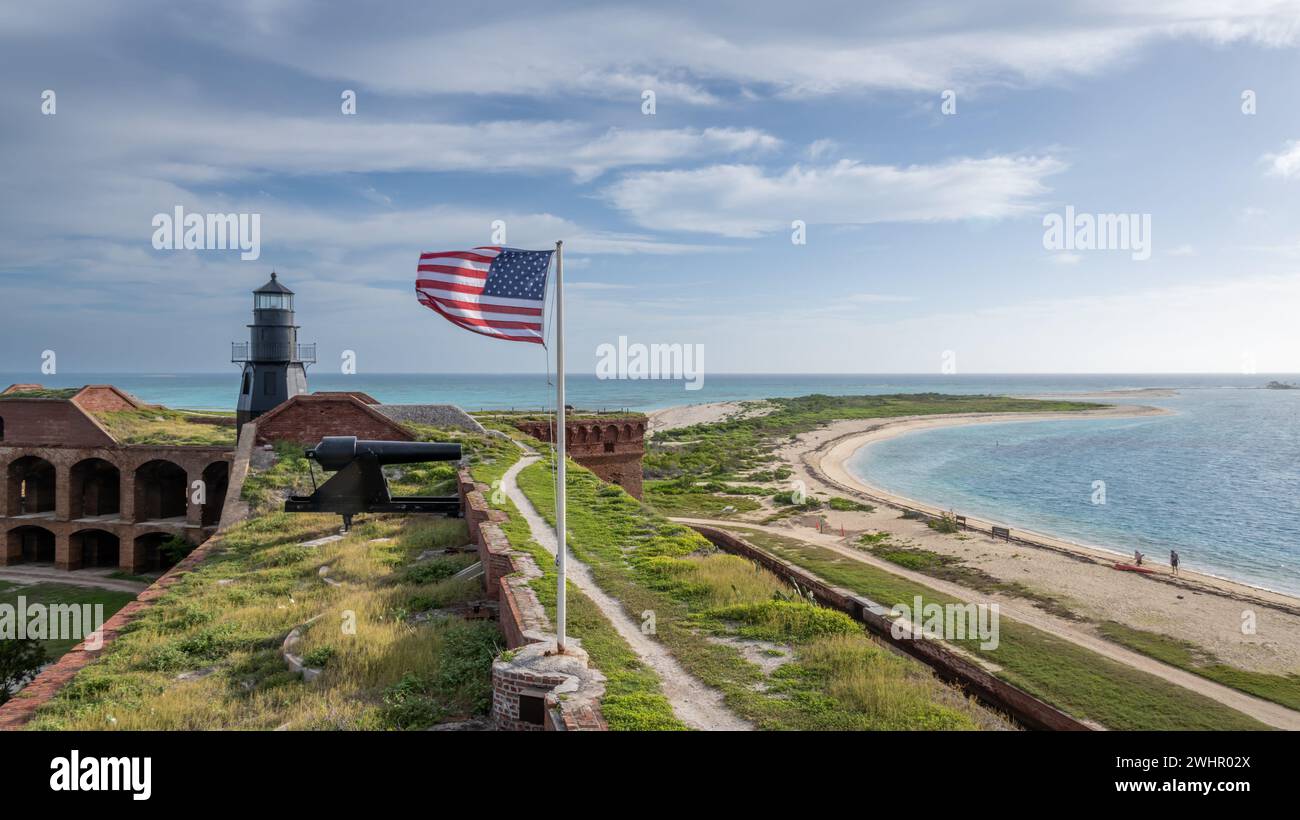 Garden Key Lighthouse, canon, flag, Fort Jefferson, Garden Key, Gulf of ...