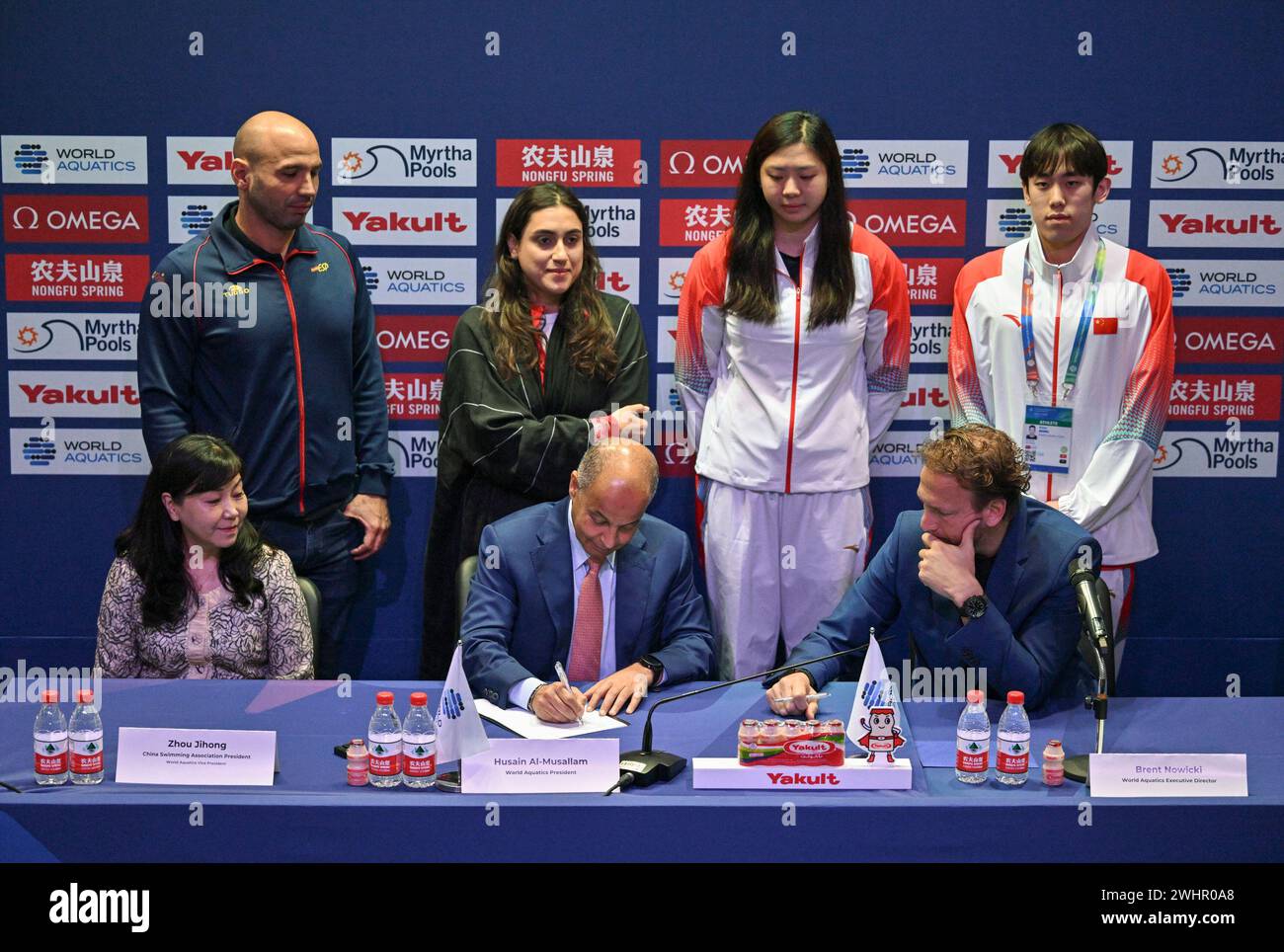 (240211) -- DOHA, Feb. 11, 2024 (Xinhua) -- World Aquatics President ...