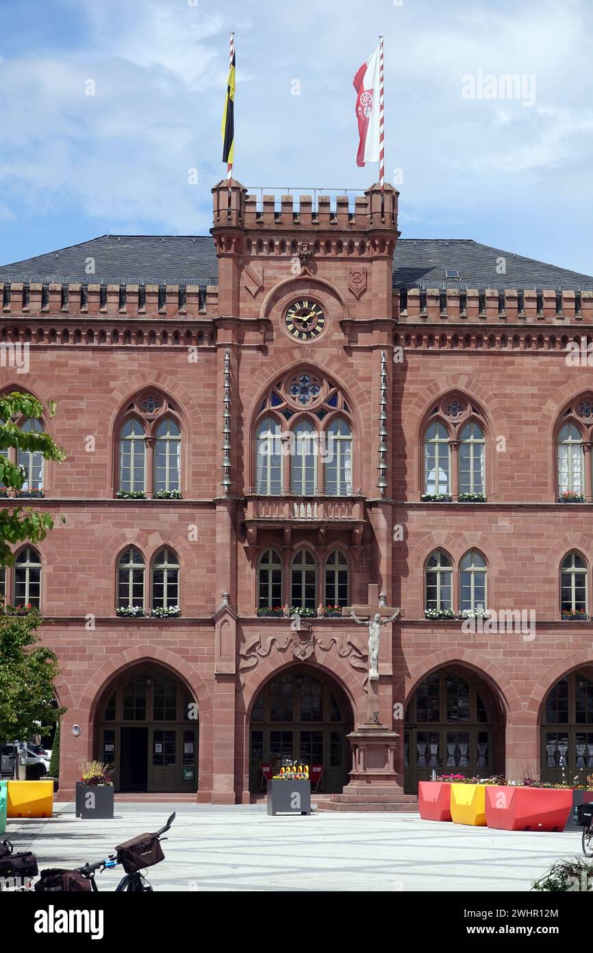 Riemenschneider brunnen hi-res stock photography and images - Alamy