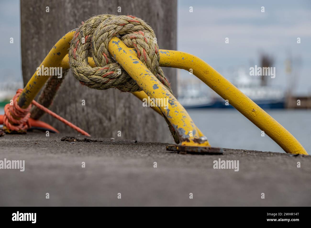 Mooring dolphins hi-res stock photography and images - Alamy