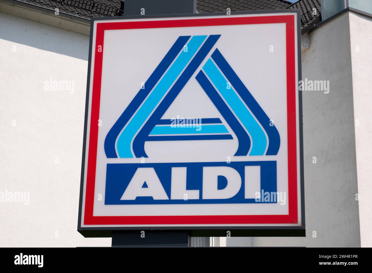 Aldi shop sign logo hi-res stock photography and images - Alamy