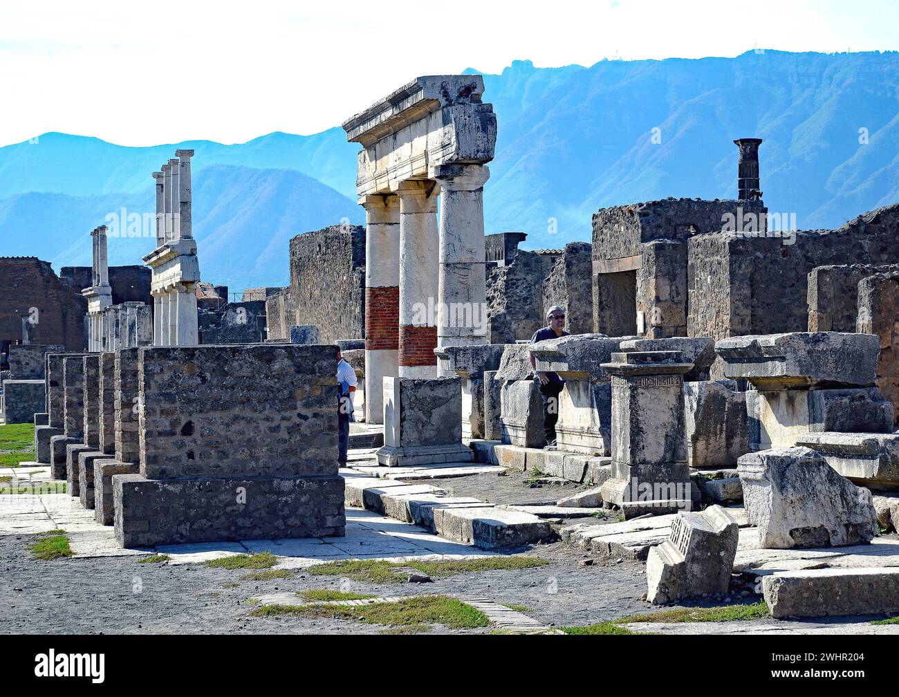 Pillars and rubble on the forum Stock Photo - Alamy