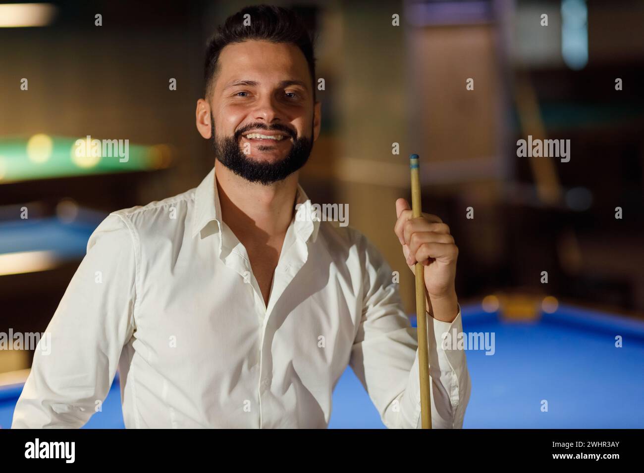 Professional snooker player hi-res stock photography and images - Alamy