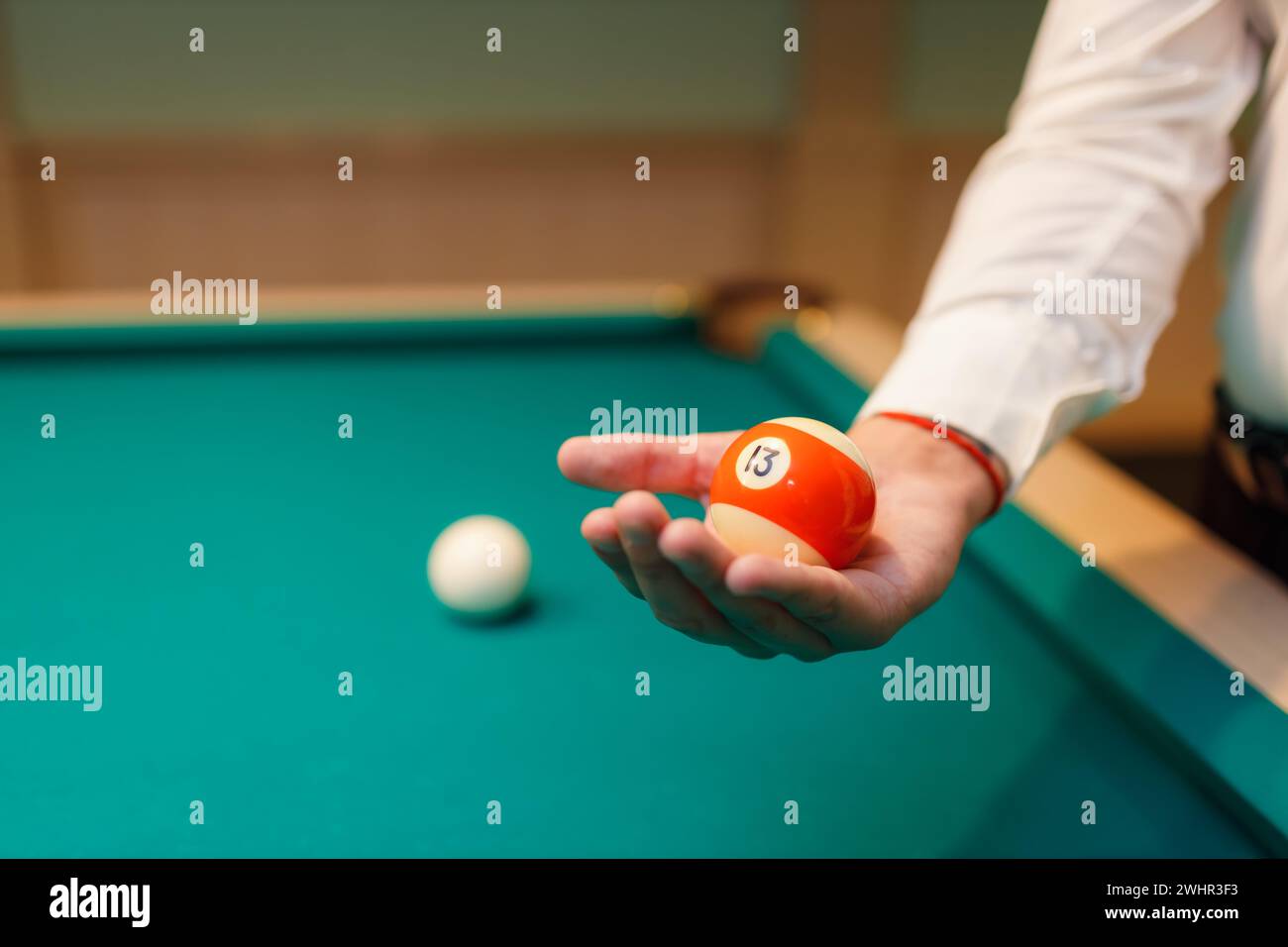 Hold pool cue hi-res stock photography and images - Alamy