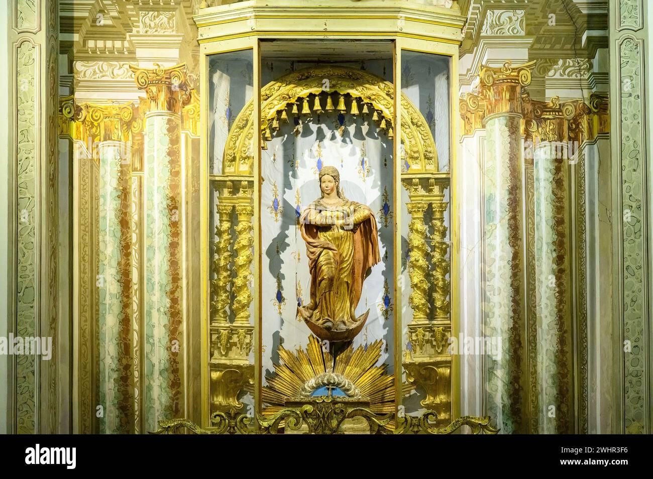 Dios art building hi-res stock photography and images - Alamy