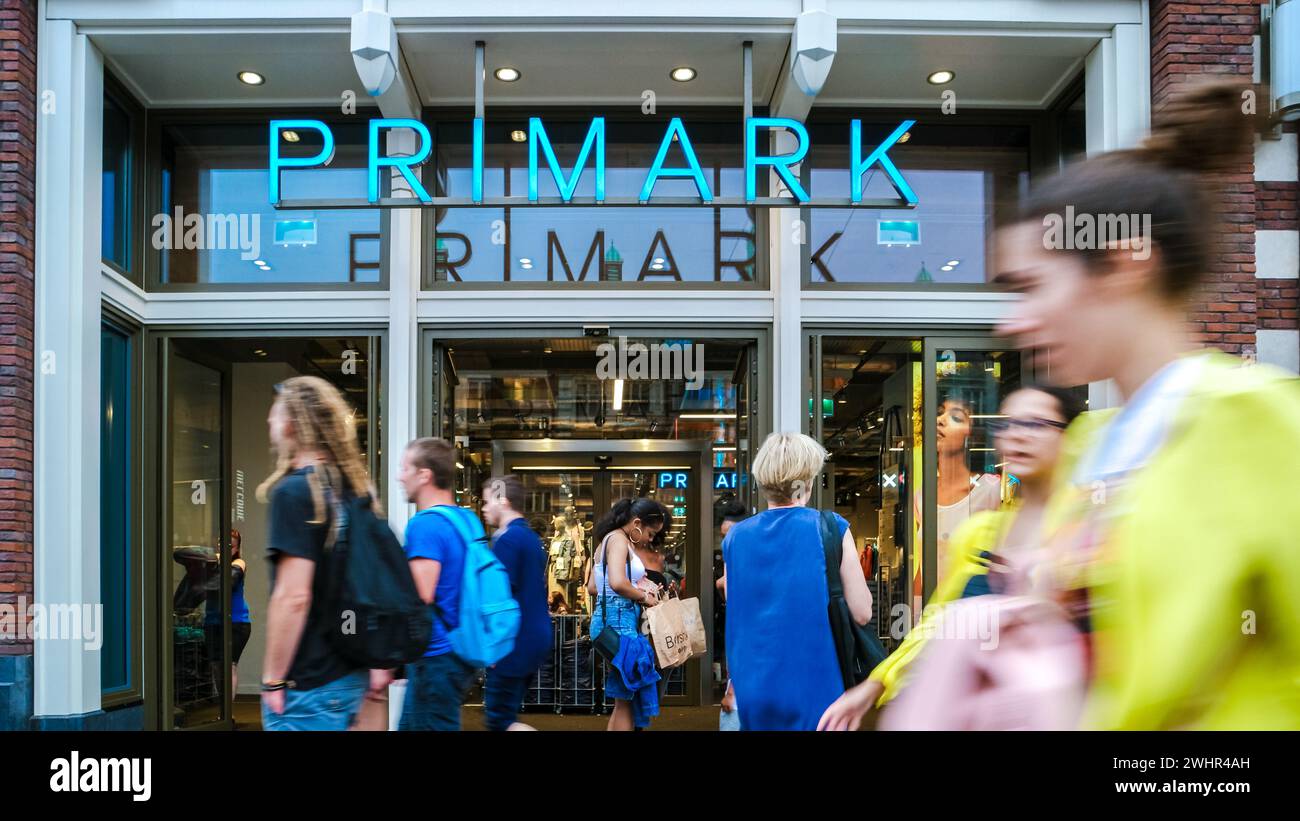 Primark shop sign building hi-res stock photography and images - Alamy