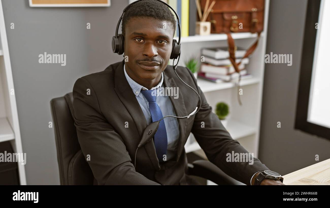 Seated man in formal attire hi-res stock photography and images - Alamy