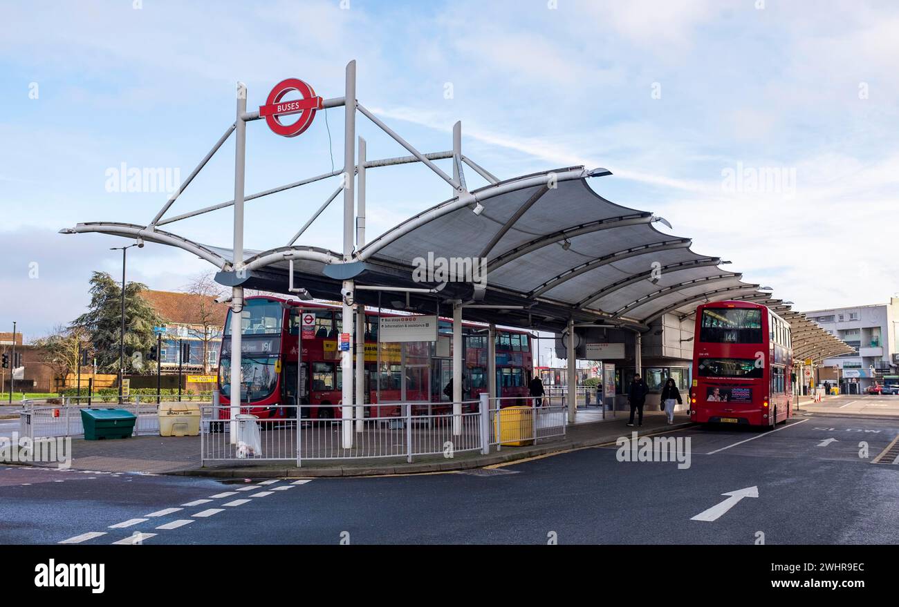 Bus stations hi-res stock photography and images - Alamy