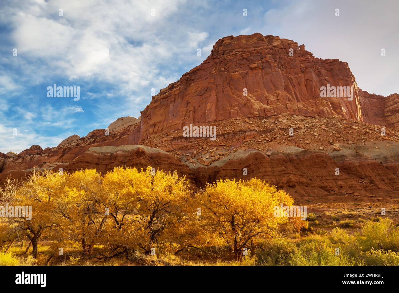 Capitol reef rocky landscape hi-res stock photography and images - Alamy