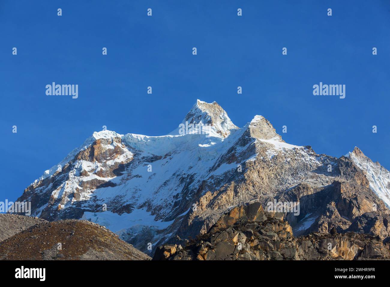Hiking in the fantastic landscape of the Peruvian high mountain Andes ...