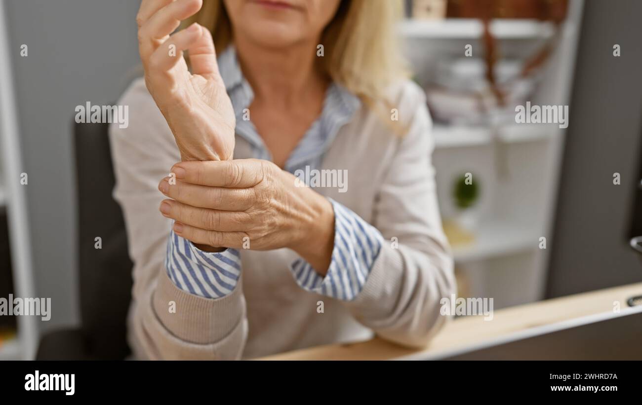 Wrist ergonomics hi-res stock photography and images - Alamy
