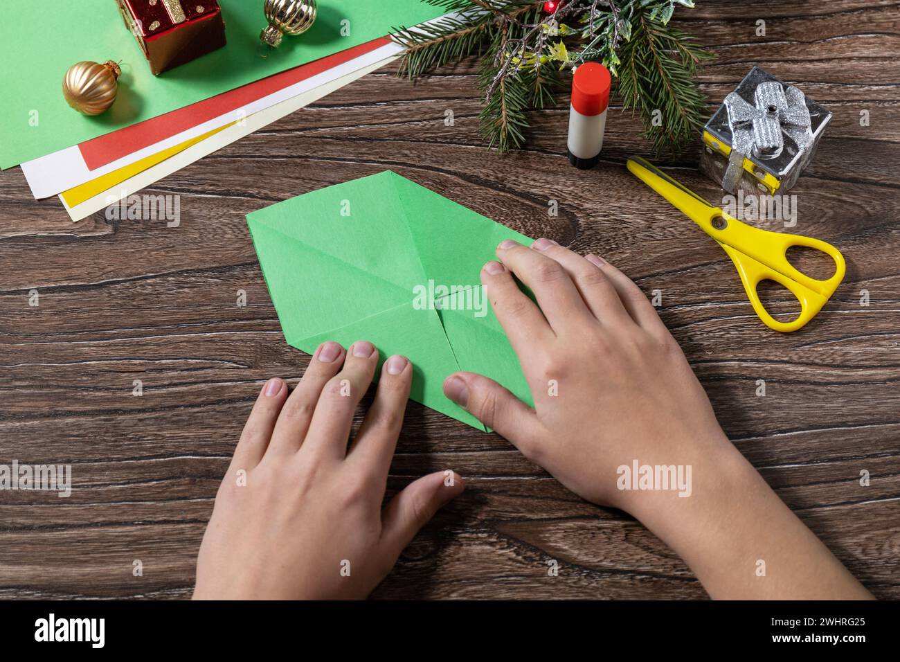 Instruction step 3. Christmas greeting card gift origami candle on ...