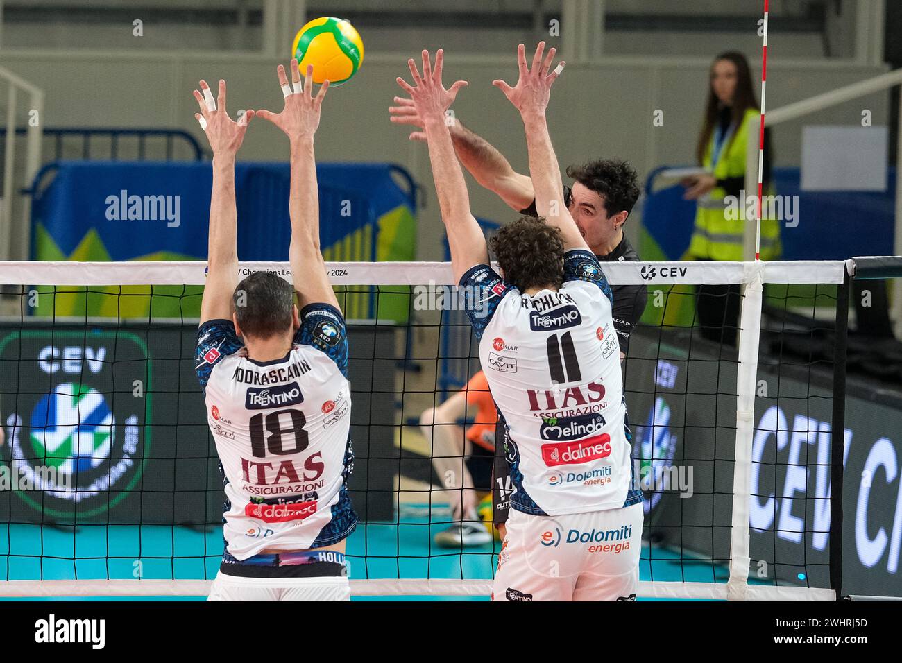 Yacine louati voleibol hi-res stock photography and images - Alamy