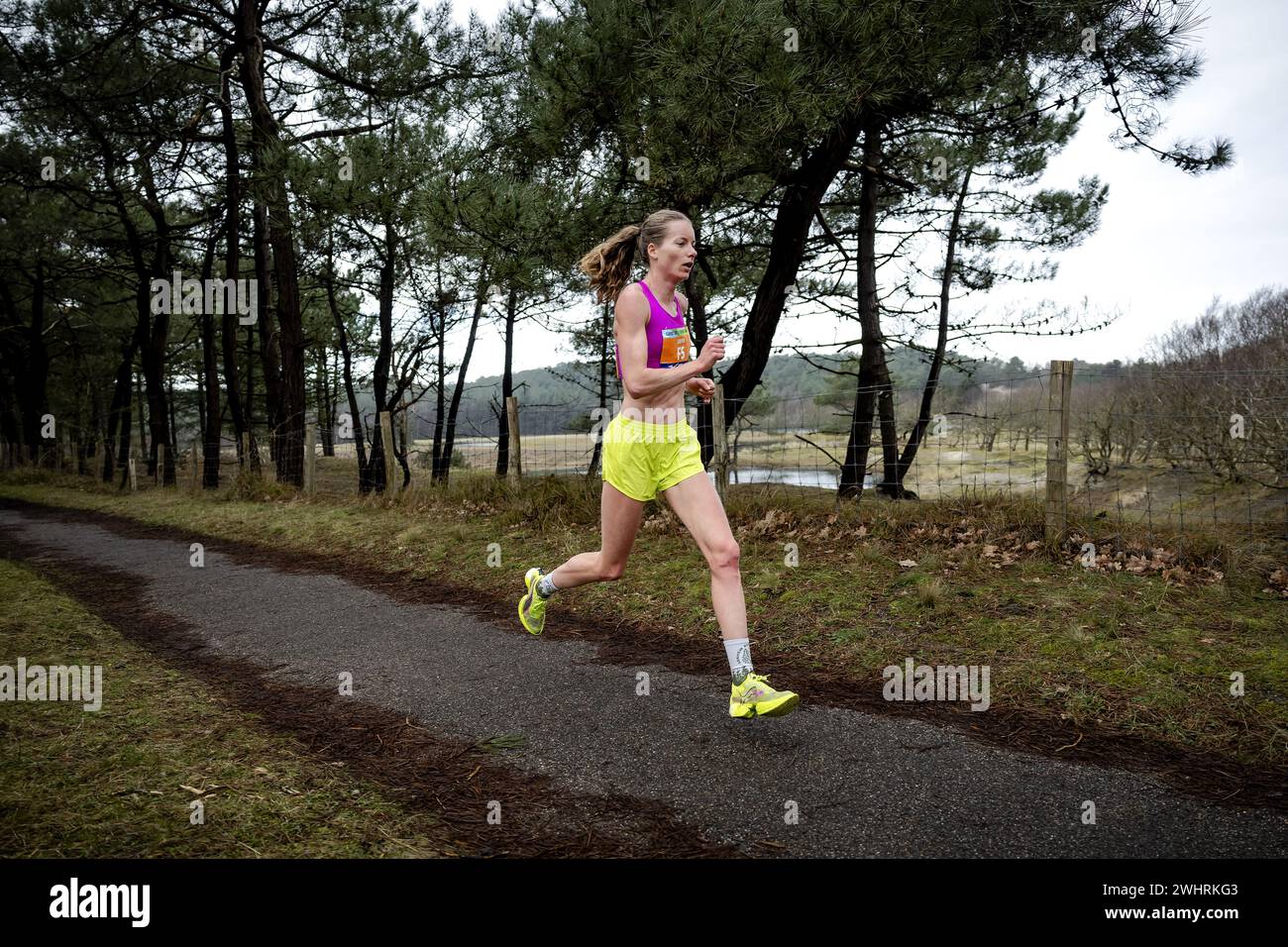 BERGEN - Anne Luijten in action during the Dutch ten kilometer running ...