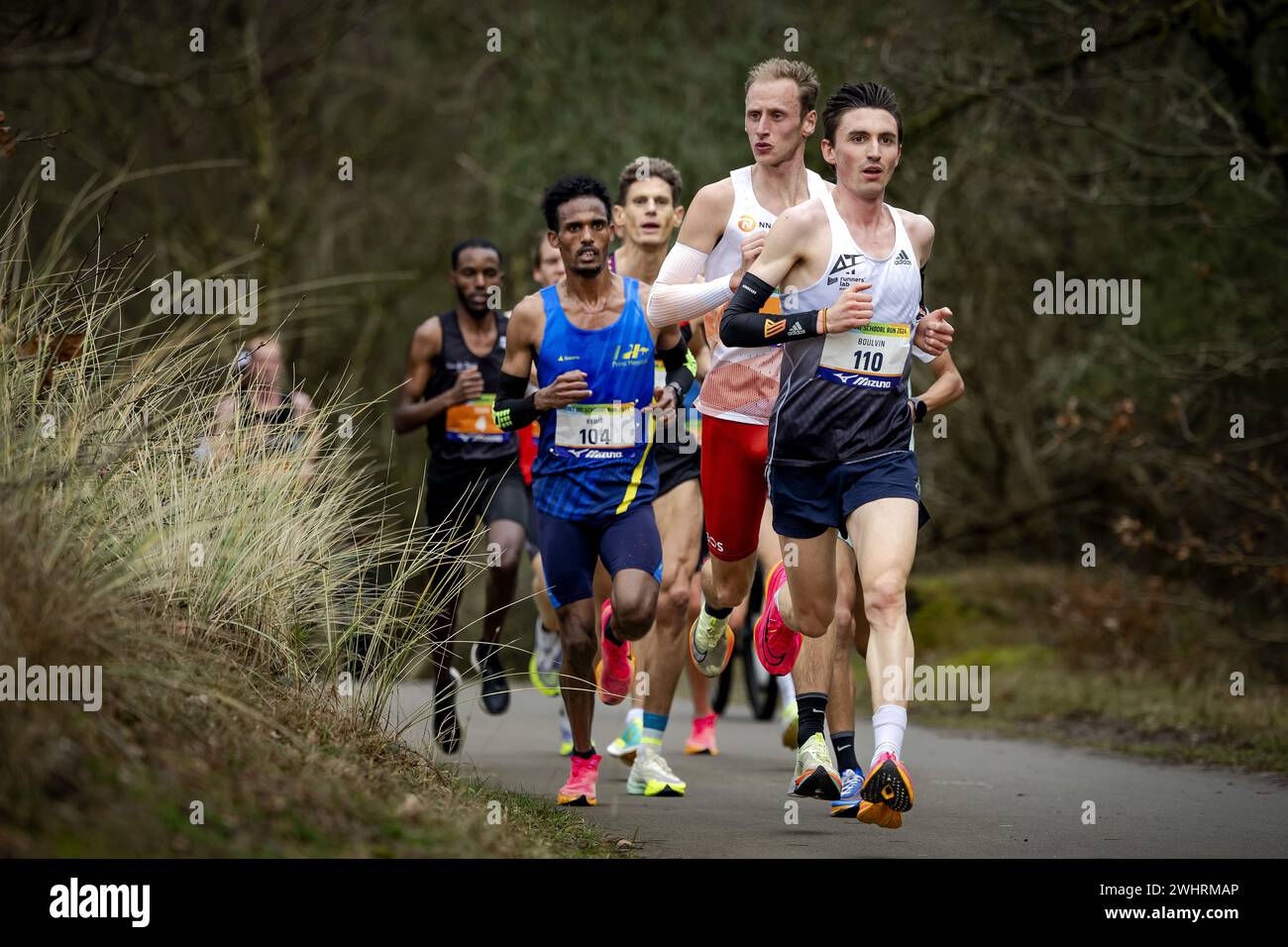 BERGEN - The leading group of men in action during the Dutch ten ...