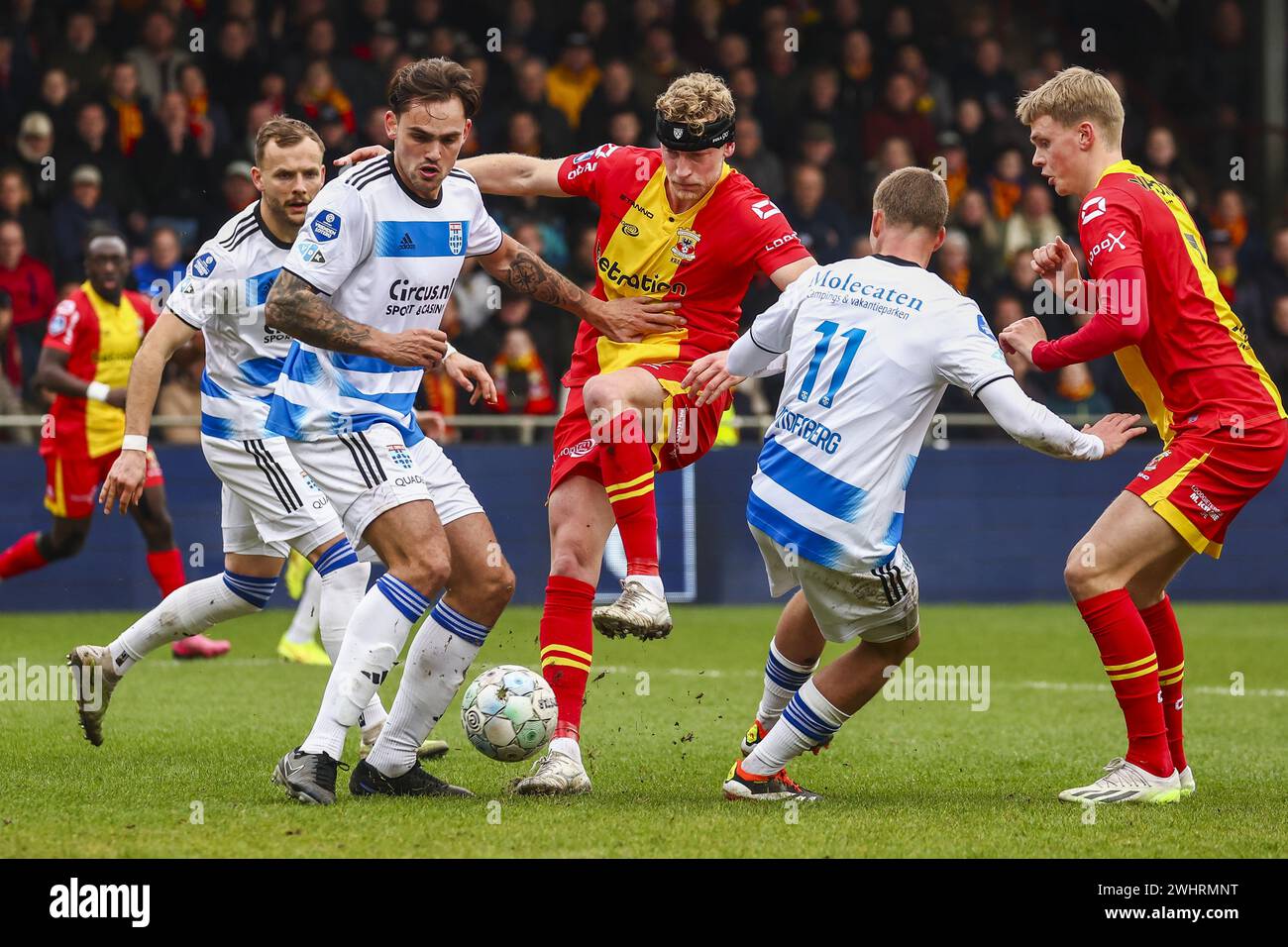 DEVENTER - Sam Kersten of PEC Zwolle, Joris Kramer of Go Ahead Eagles ...