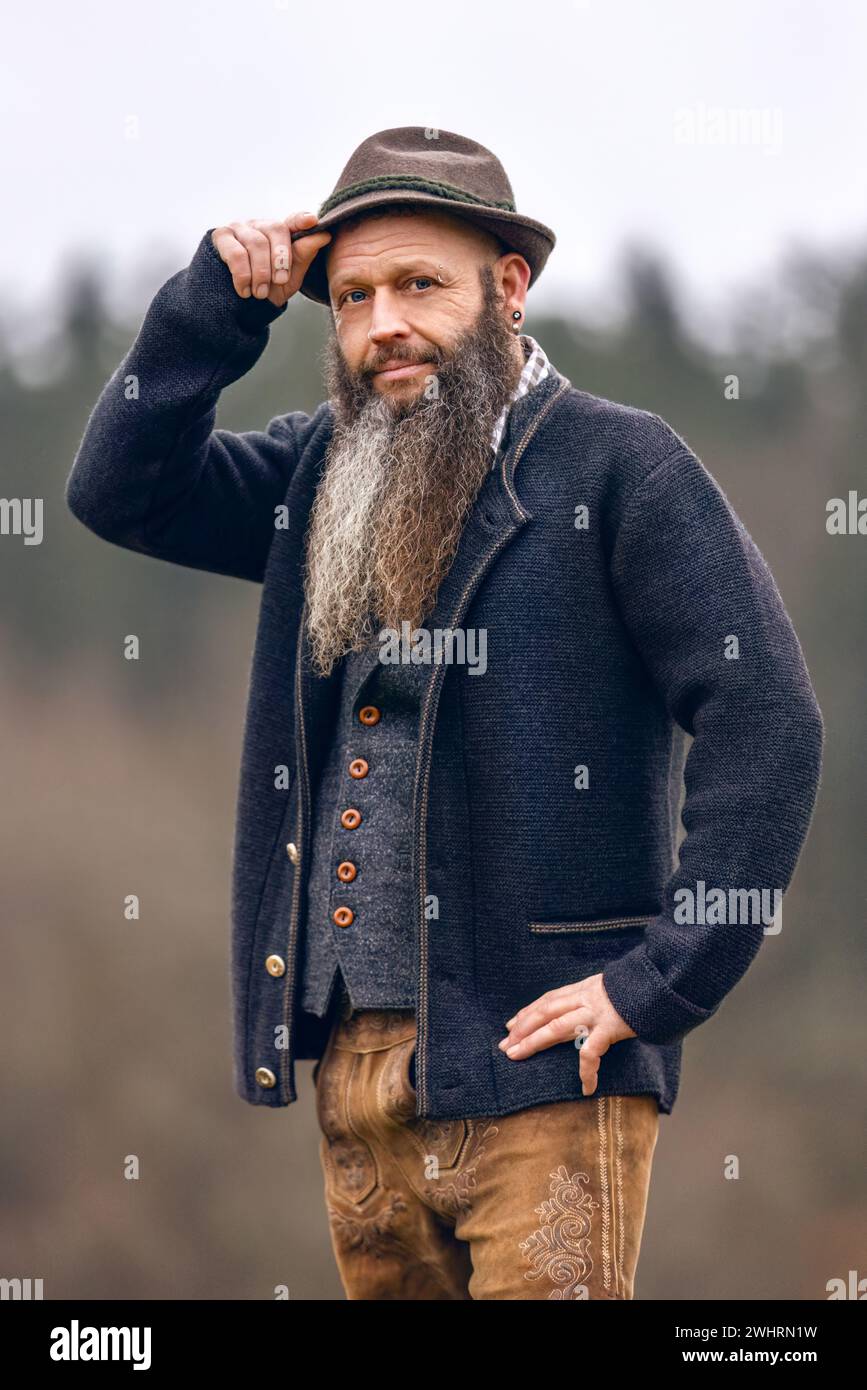 Man wearing traditional german hat hi-res stock photography and images ...