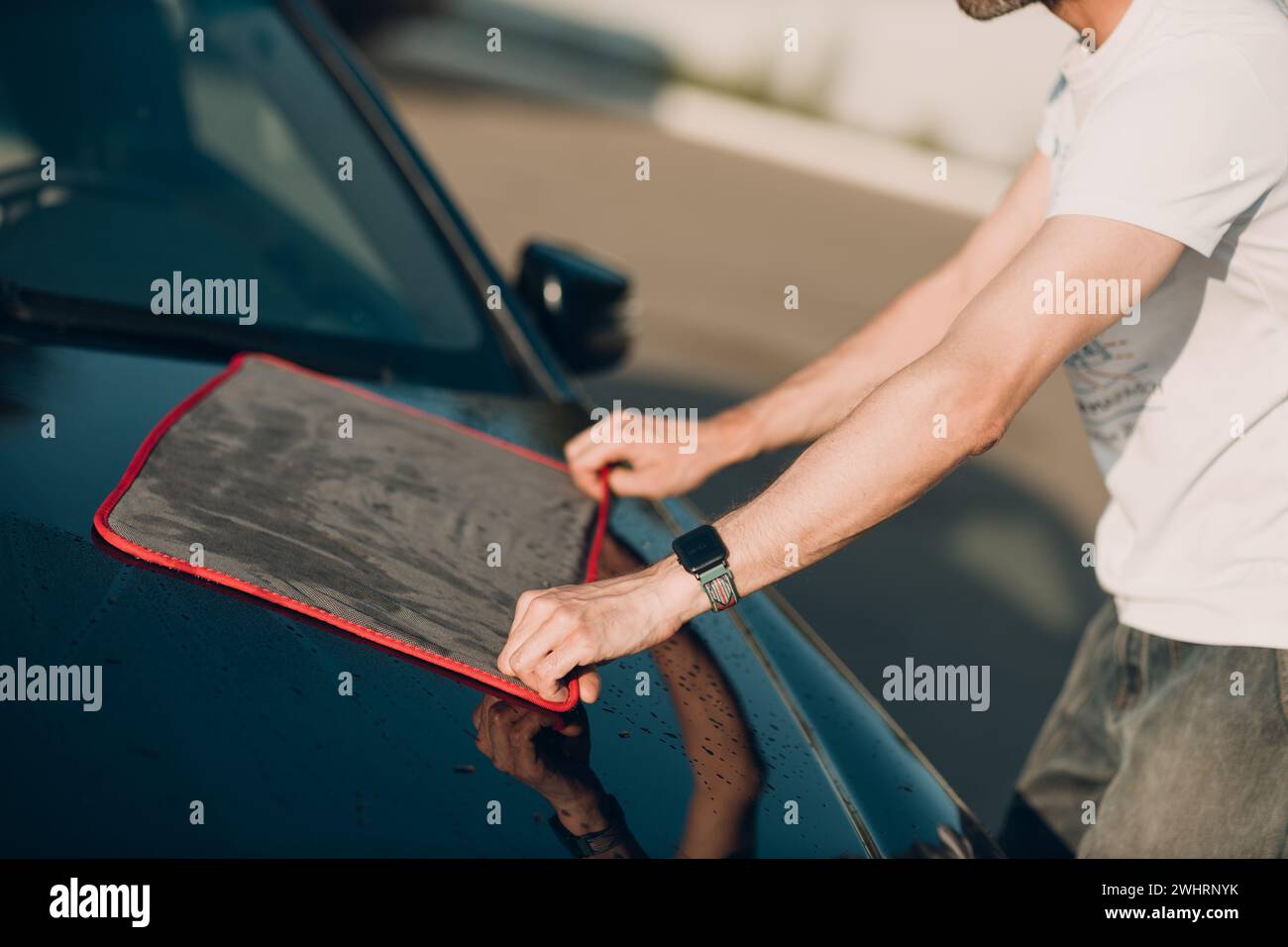 Car wash business hands hold hi-res stock photography and images - Alamy