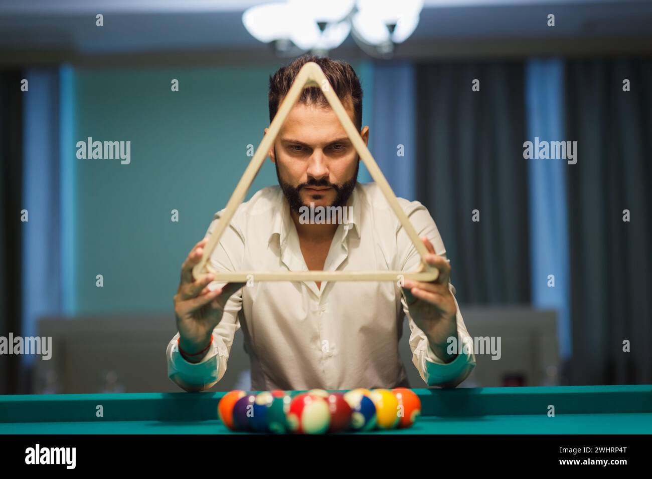 Snooker player hi-res stock photography and images - Alamy