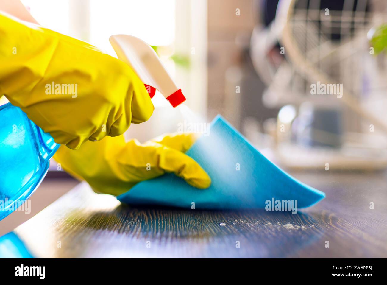 Spray bottle wood cloth clean hi-res stock photography and images - Alamy