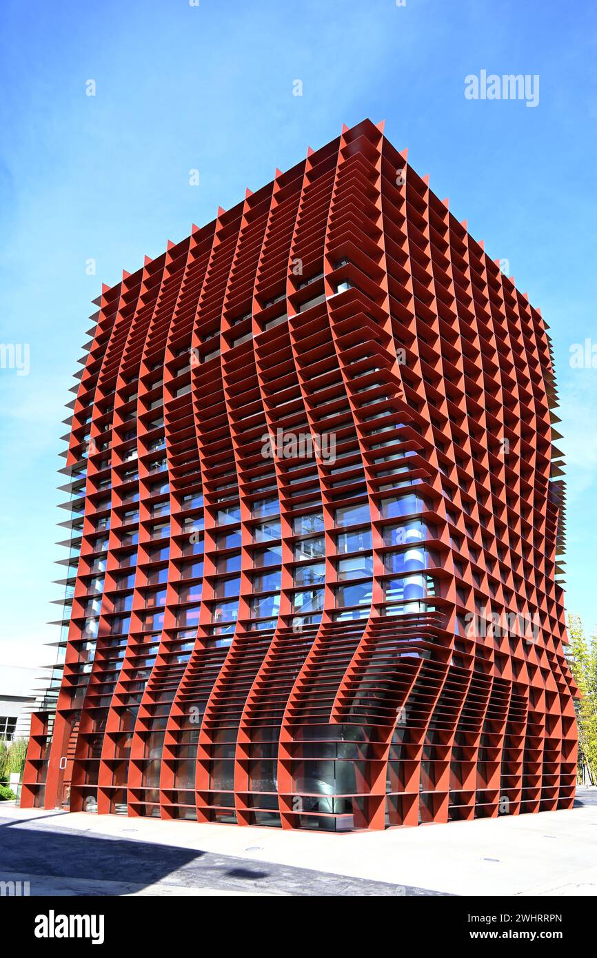 CULVER CITY, CALIFORNIA - 28 JAN 2024: - The Waffle building consists ...