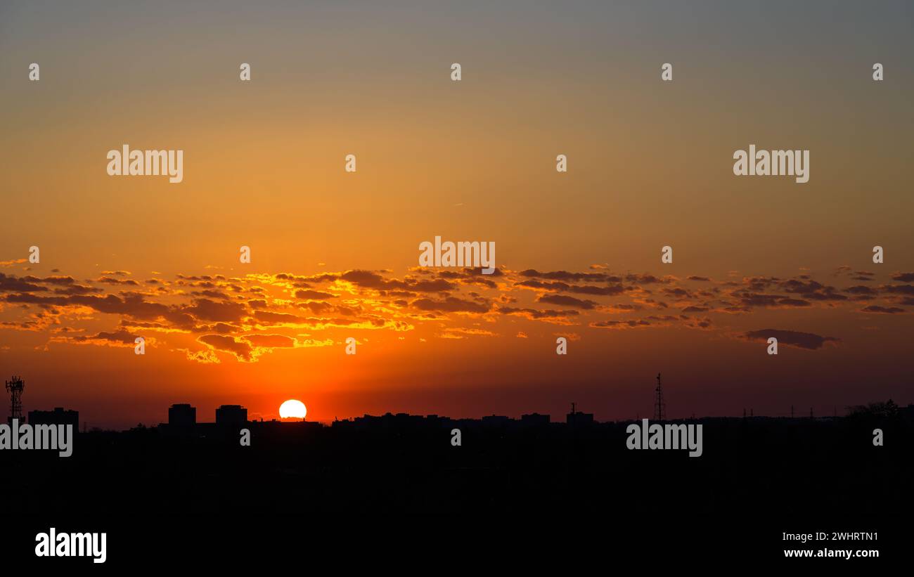 Sky dawn horizon hi-res stock photography and images - Alamy