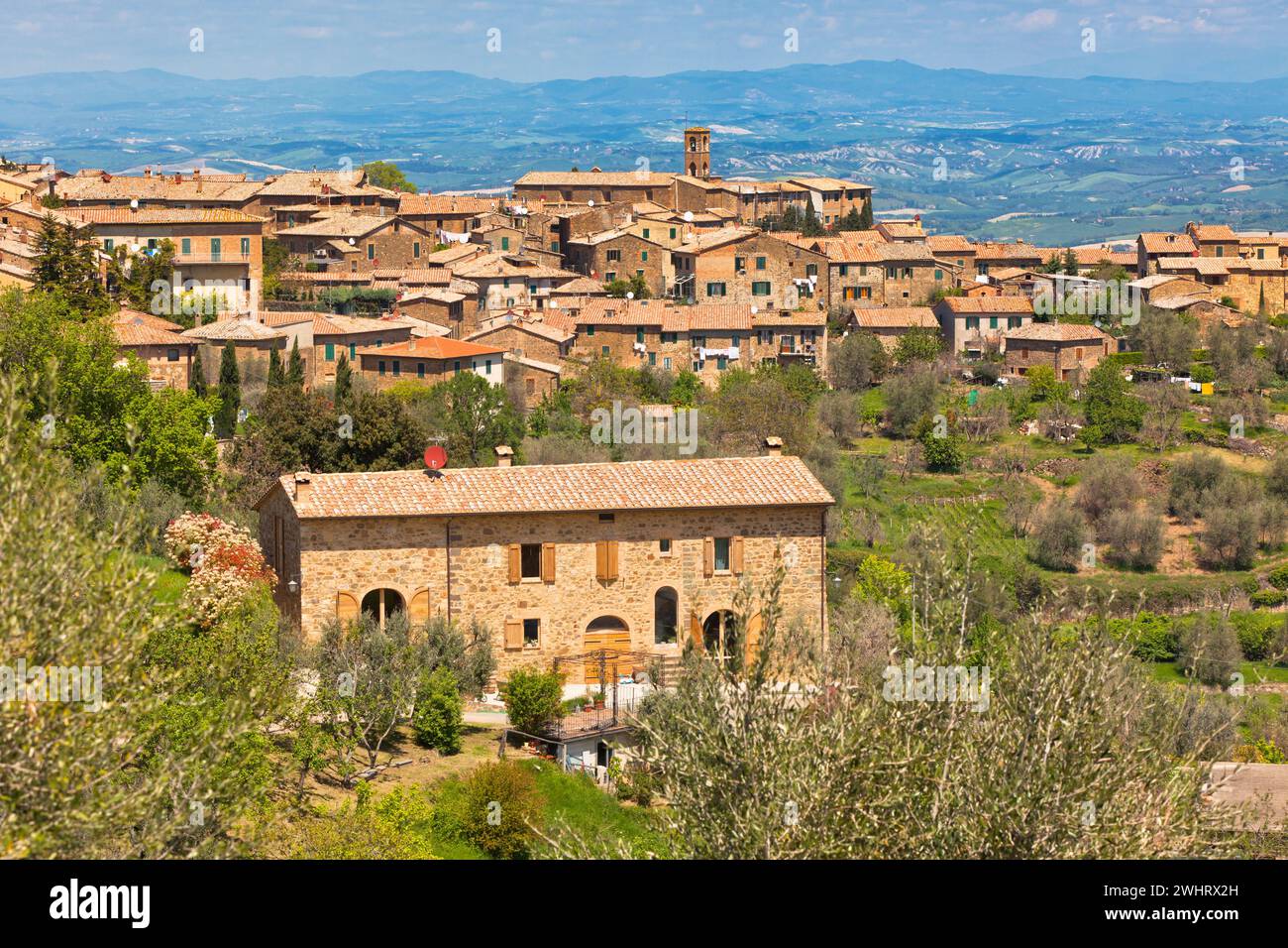 Famous Tuscan wine town of Montalcino, Italy Stock Photo - Alamy
