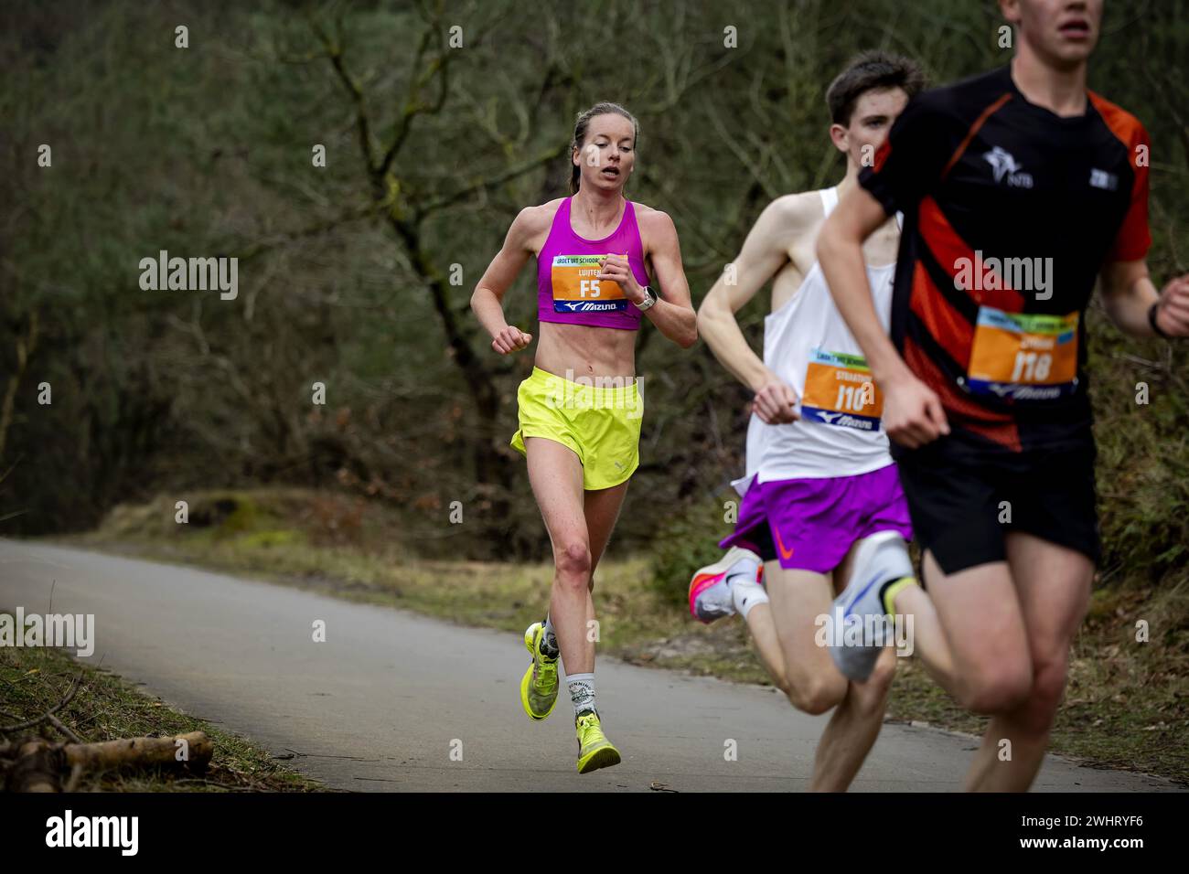 BERGEN - Anne Luijten in action during the Dutch ten kilometer running ...