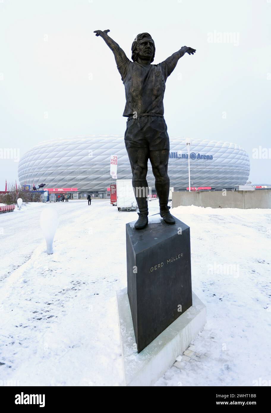 Gerd muller bayern munich hi-res stock photography and images - Alamy