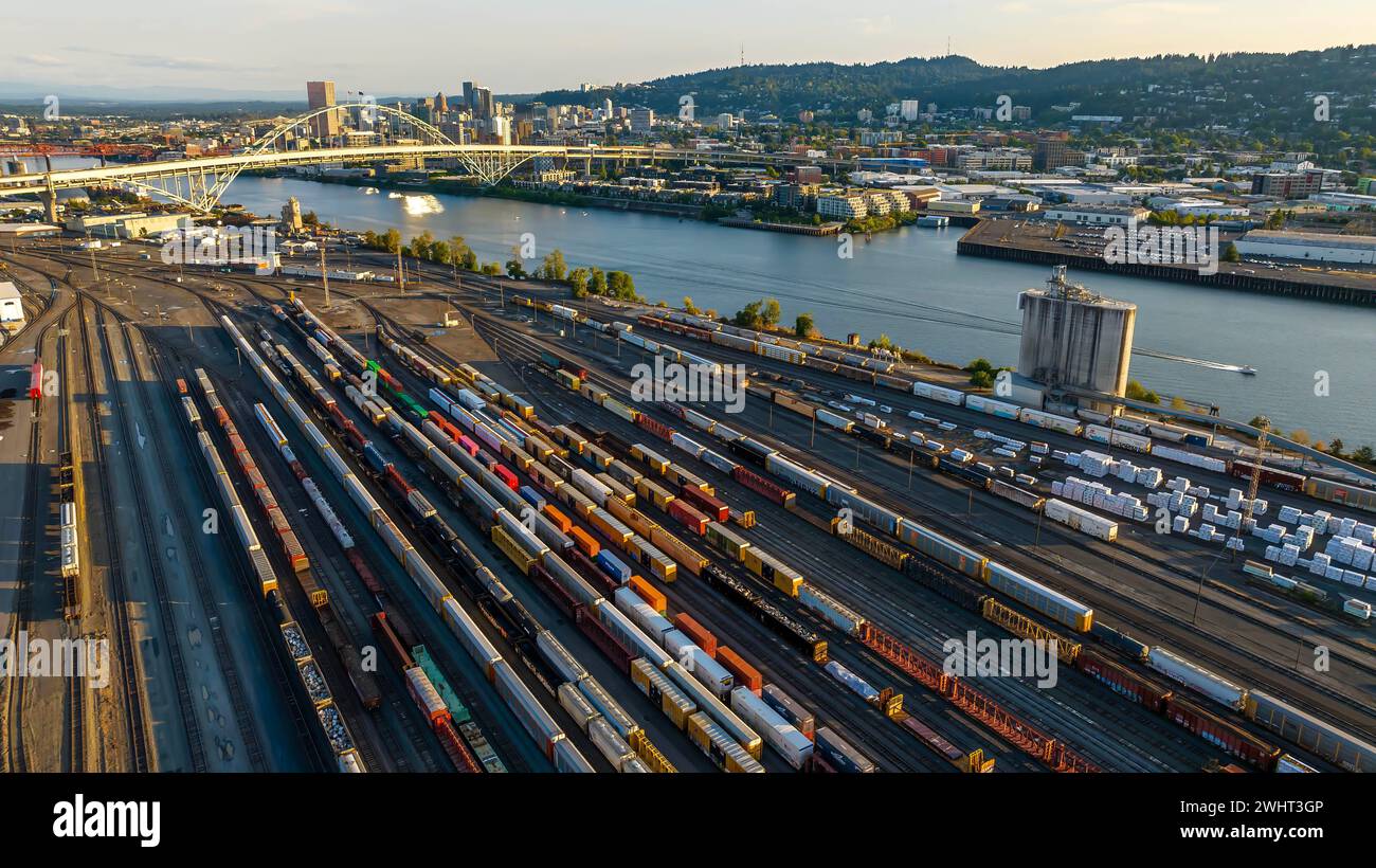 Steel bridge skyline portland oregon hi-res stock photography and ...