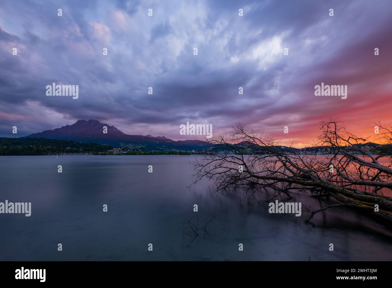 The still storm hi-res stock photography and images - Alamy