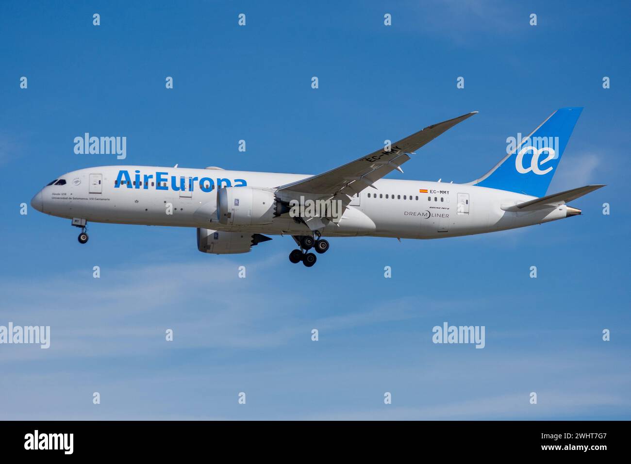 Boeing 787 wide-body airliner of Air Europa airline landing Stock Photo ...