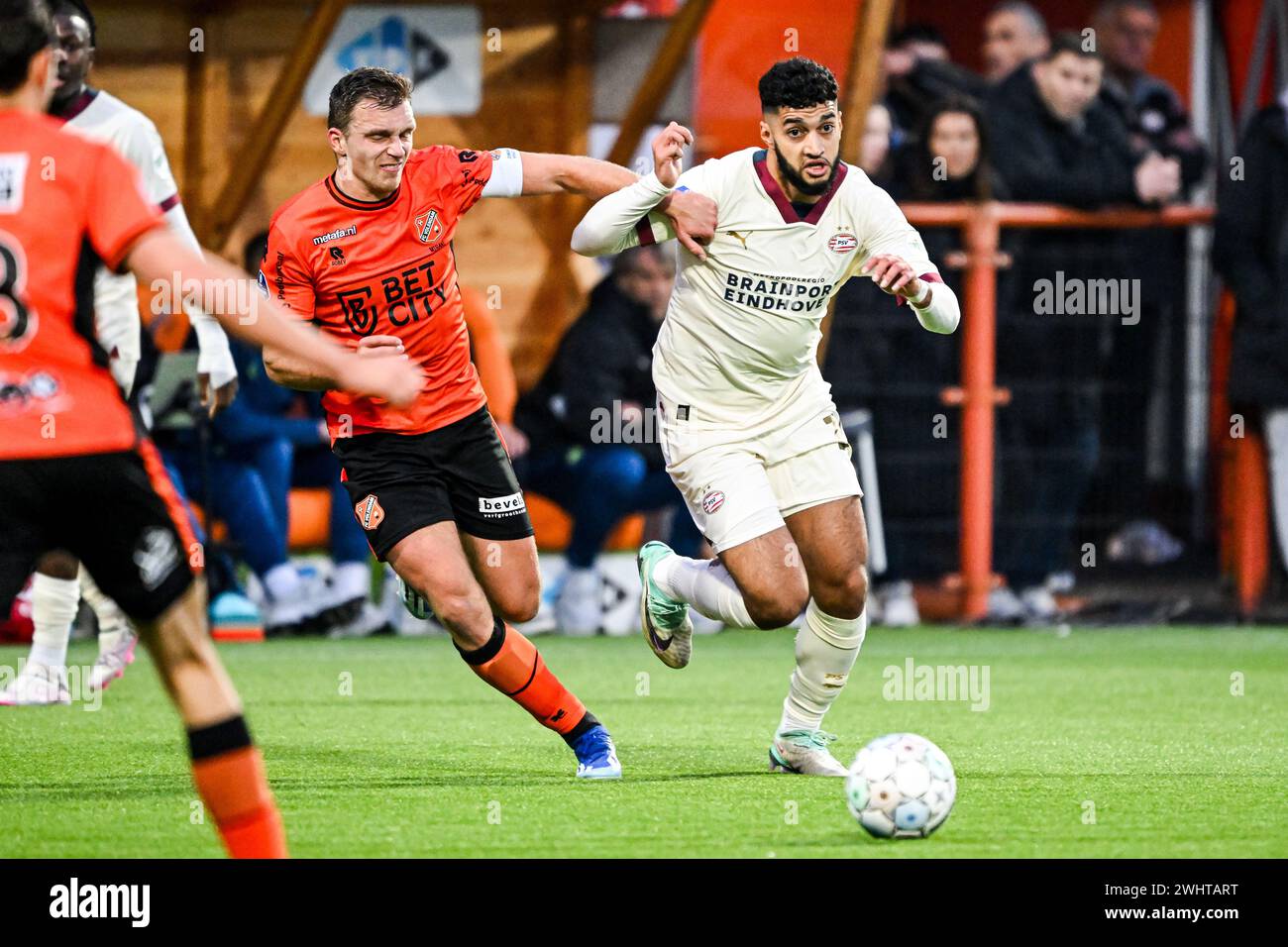 VOLENDAM - (l-r) Damon Mirani of FC Volendam, Ismael Saibari of PSV ...
