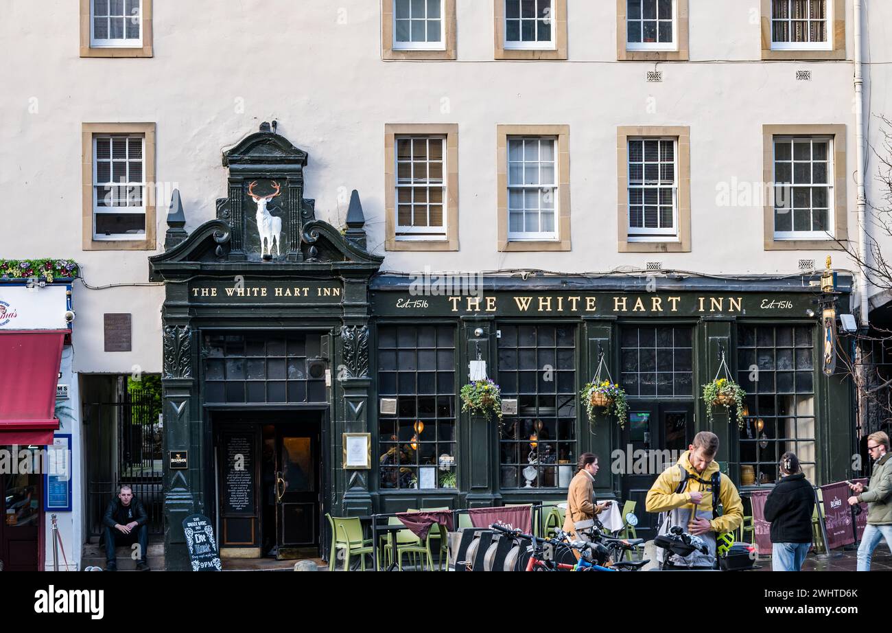 Pub entrance hi-res stock photography and images - Alamy