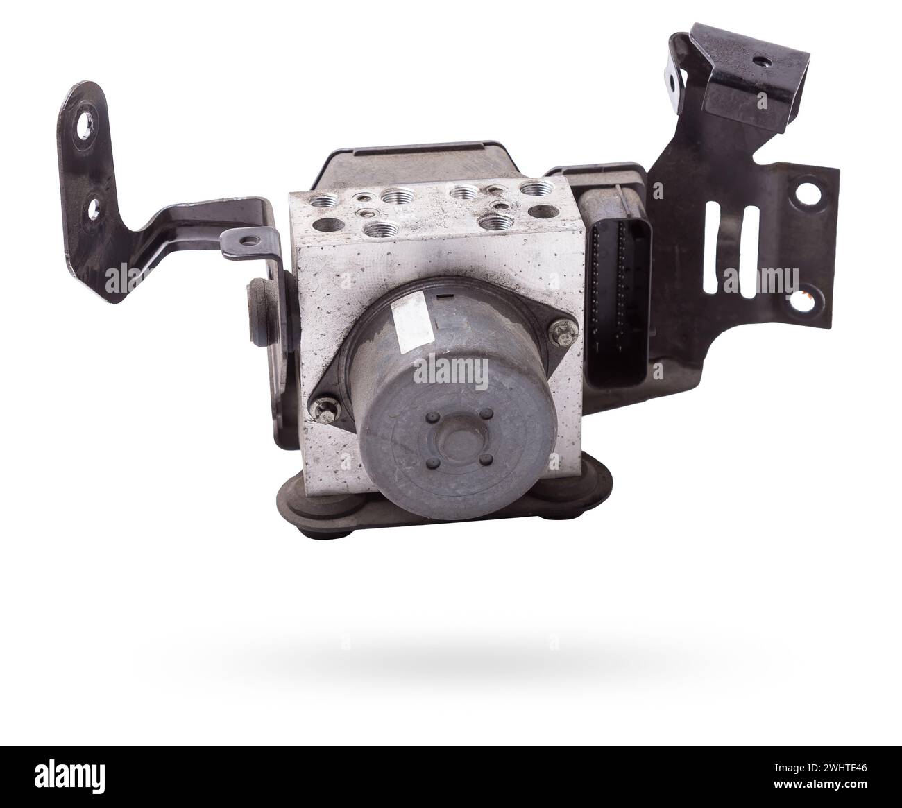 Brake fluid pump control unit for distributing braking force to ...