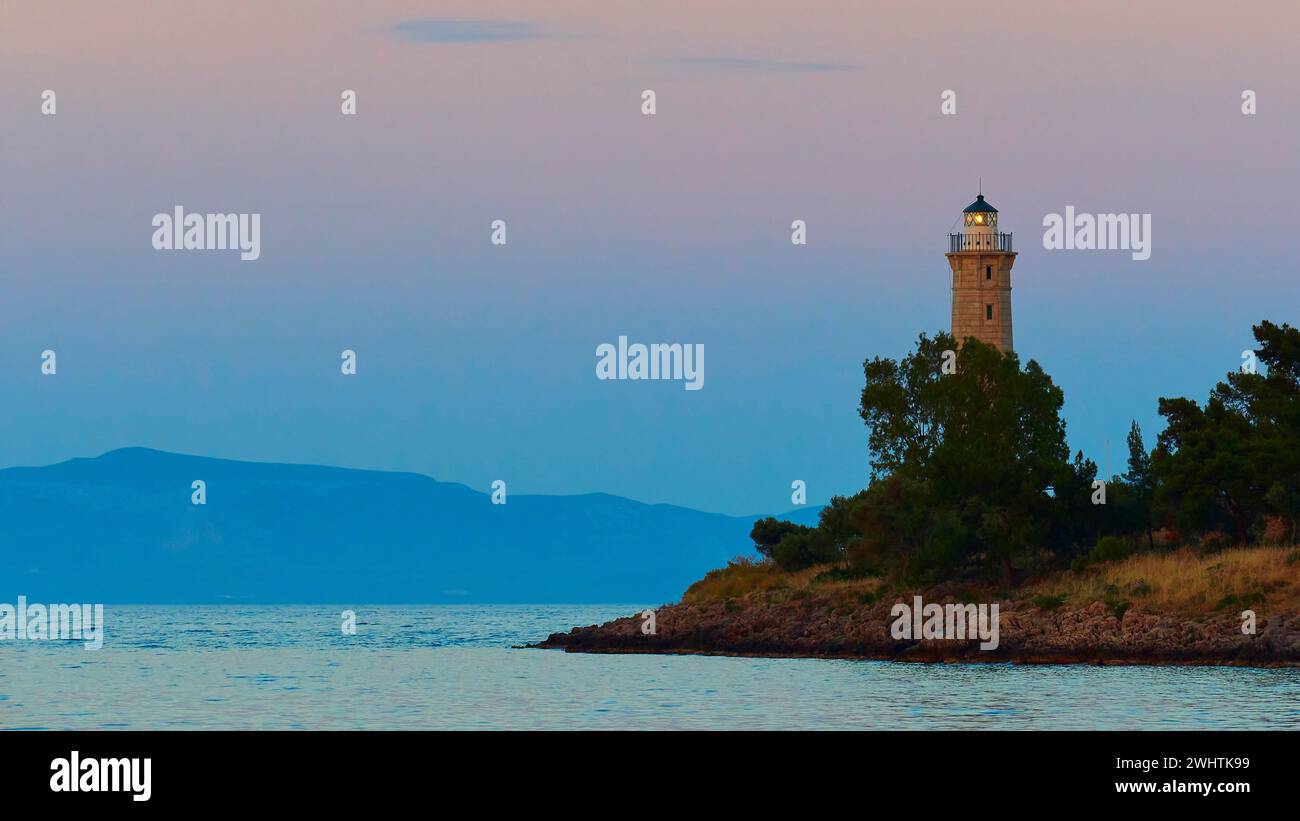 Silhouette of a lighthouse hi-res stock photography and images - Alamy