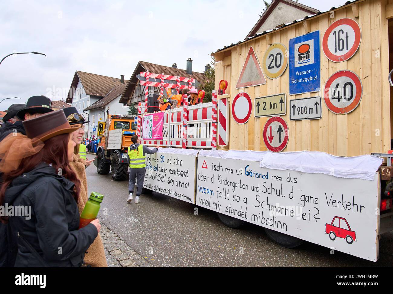Gaudiwurm carnival parade about Traffic sign madness in Görisried on ...