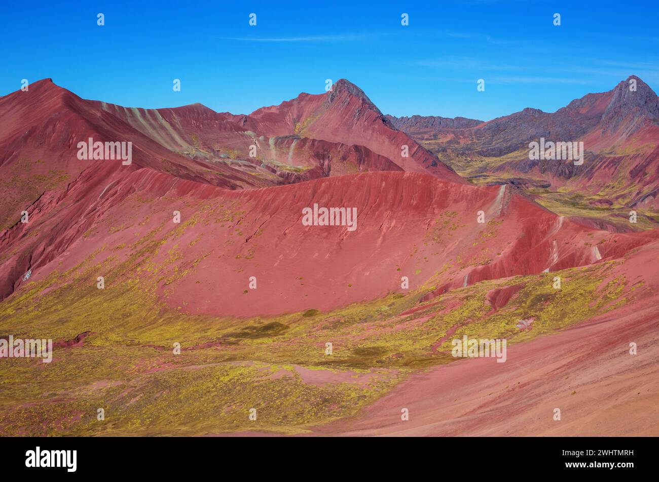 Rainbow Mountains, Pallay Puncho Apu Tacllo or Sharp Pointed Hill, Peru ...