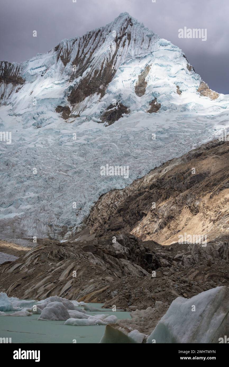 Hiking in the fantastic landscape of the Peruvian high mountain Andes ...