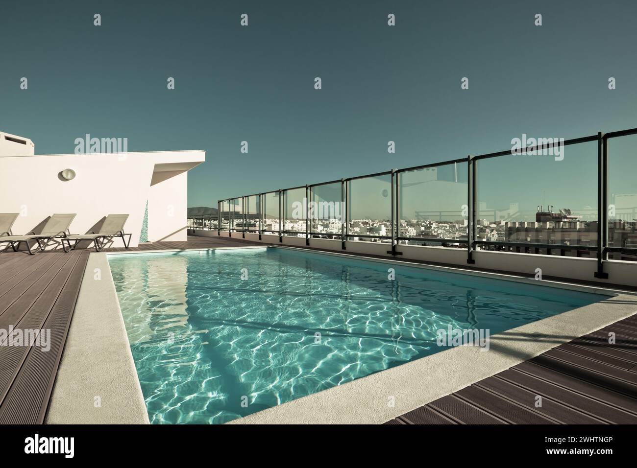 Outdoor swimming pool at the House roof Stock Photo - Alamy