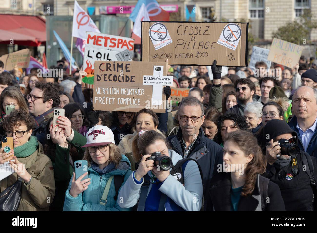 Puits de pétrole hi-res stock photography and images - Alamy