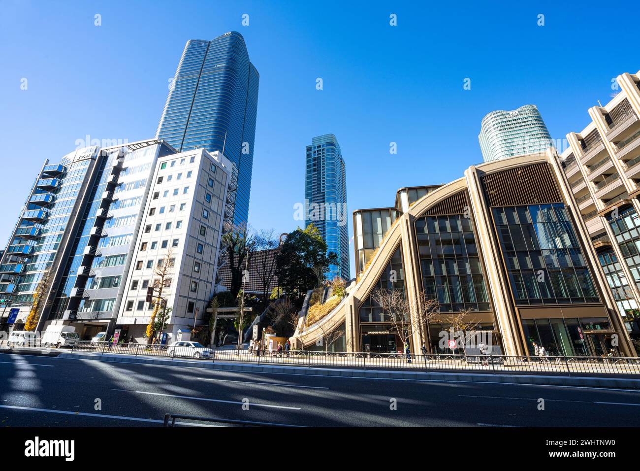 Azabudai hills garden plaza hi-res stock photography and images - Alamy