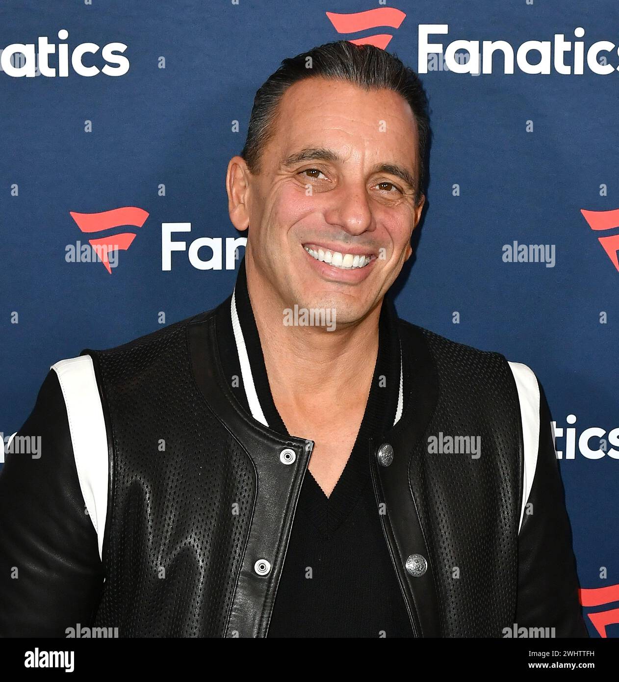 Sebastian maniscalco 2024 hi-res stock photography and images - Alamy