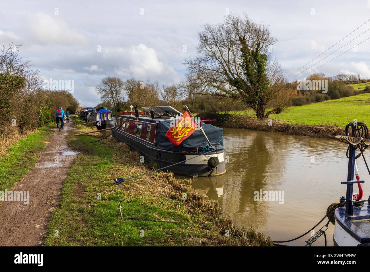 The Kennet and Avon canal at Seend, Wiltshire, UK Stock Photo - Alamy