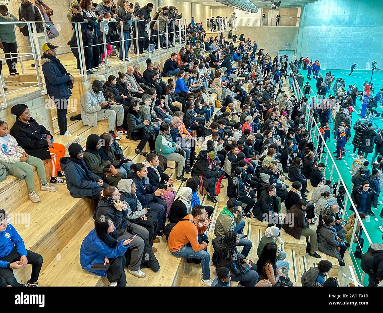 Paris olympics 2024 audience crowd hi-res stock photography and images ...